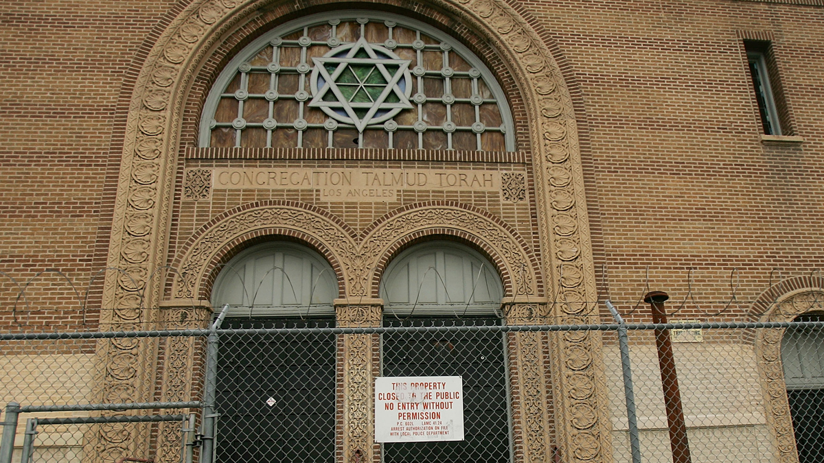 Celebran Hanukkah en Breed Street Shul de Boyle Heights – Telemundo 52