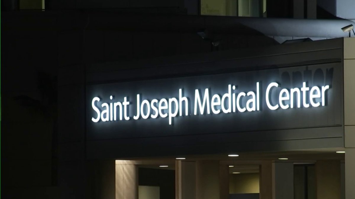 Paro de labores de trabajadores de la salud en el Centro Médico St ...