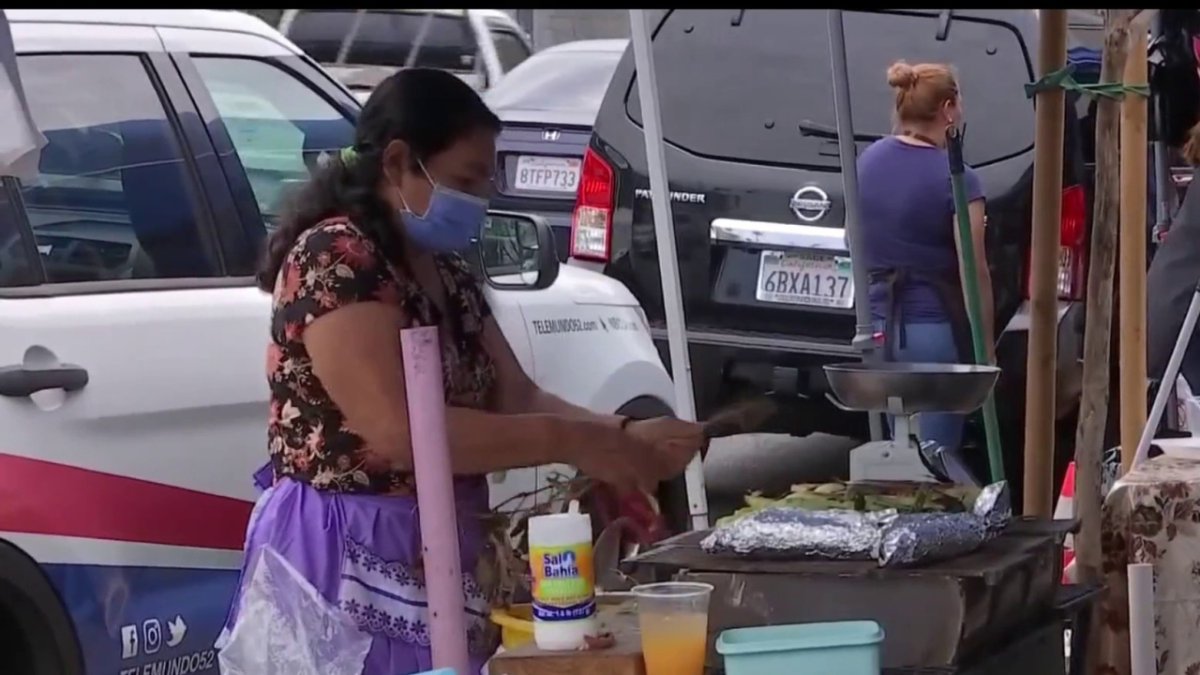 Vendedores en el Corredor Salvadoreño en Los Ángeles – Telemundo 52