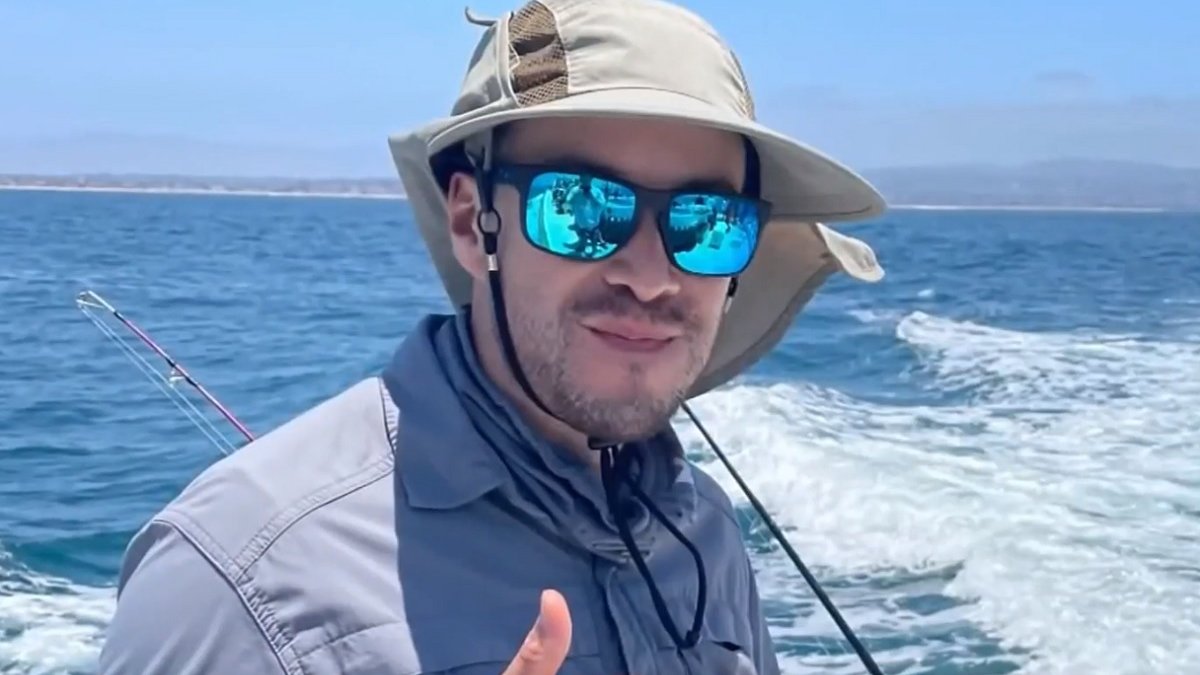 Familia de Elliot Blair publica comunicado sobre su muerte – Telemundo 52