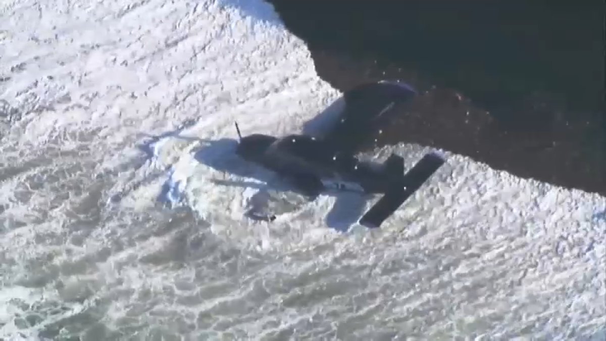 Avioneta aterriza en playa en Carlsbad – Telemundo 52