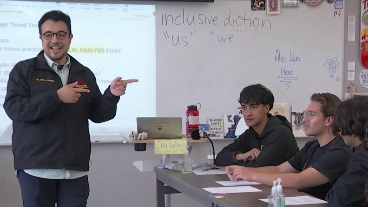 LAUSD: Jason Torres Rangel, maestro del año de California 2023 ...