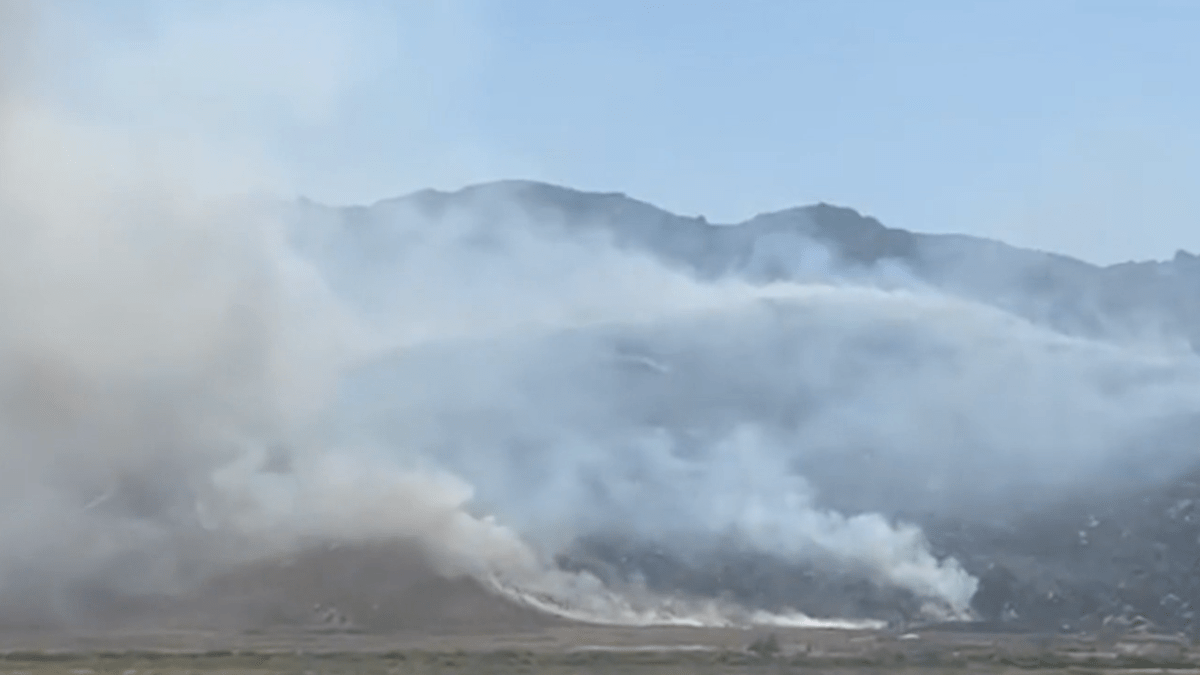 Incendio forestal causa desalojos al norte de San Jacinto en el condado ...