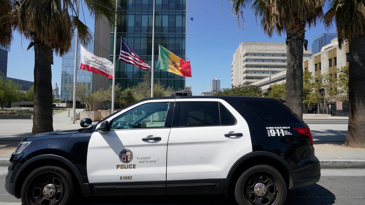 Acusan a oficial del LAPD de fraude de seguros – Telemundo 52