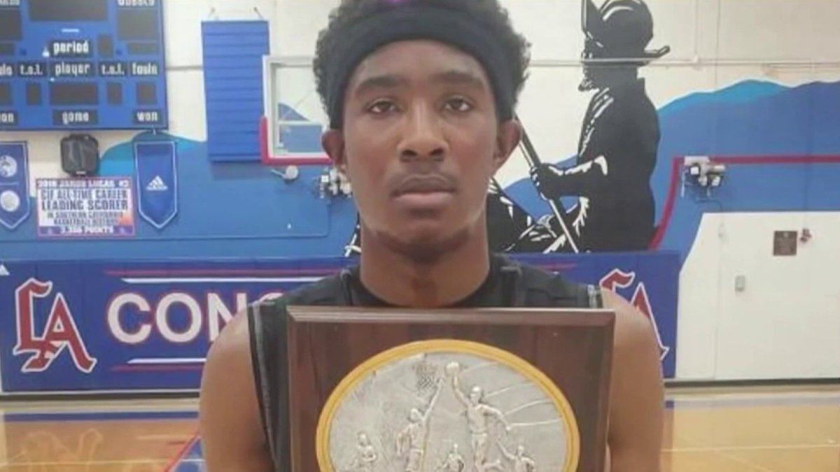 La comunidad de Crenshaw High se apoderó del dolor después de que un ...