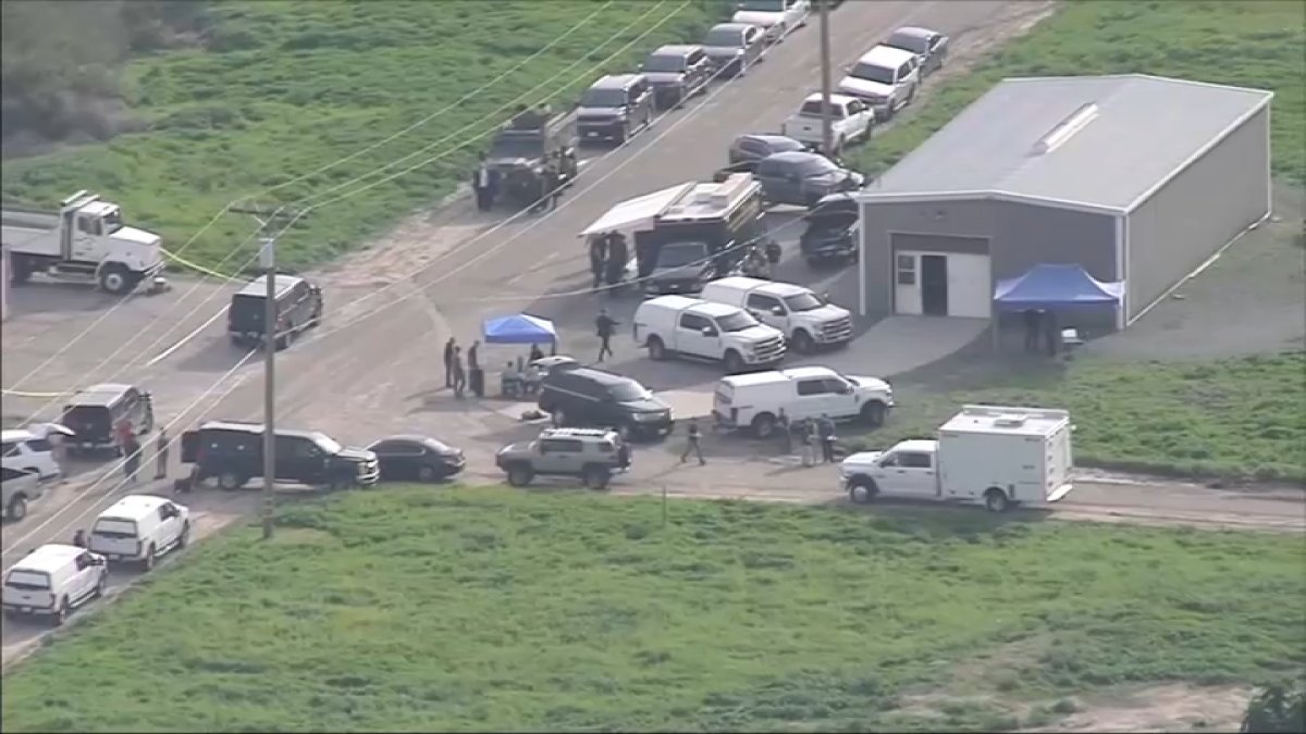 California: agentes heridos en explosión en centro del FBI en Irvine ...