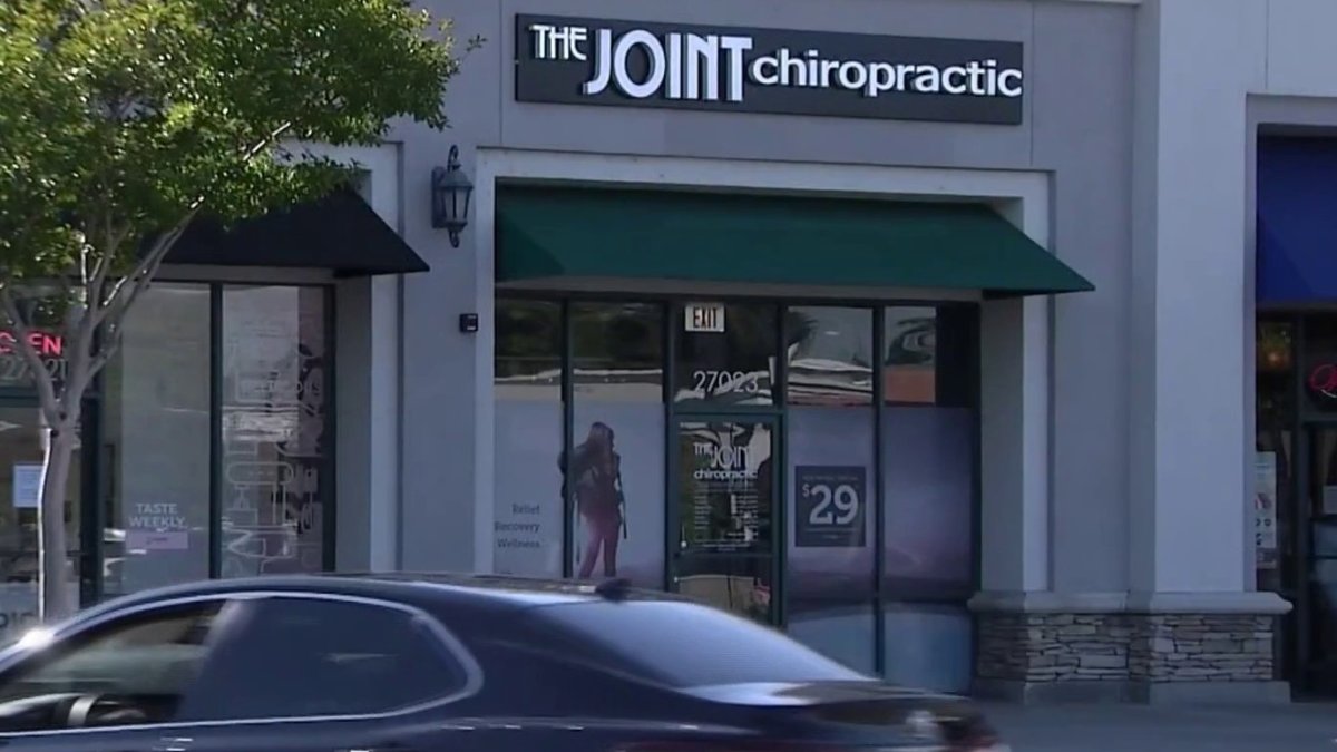 Encuentran cámara en baño de consultorio médico en Valencia – Telemundo 52