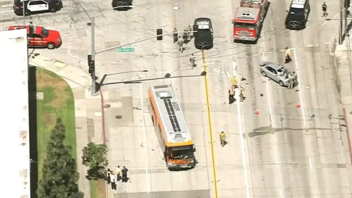 Muere niño de 9 años tras accidente entre auto y autobús de Metro en ...