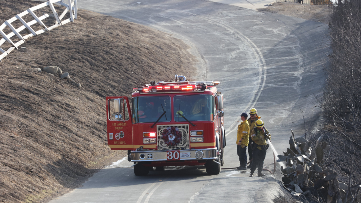 Extinguen incendio Franklin en área de Malibú – Telemundo 52