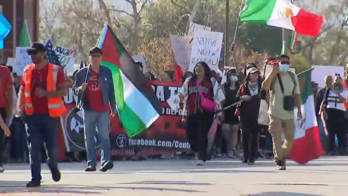 Manifestantes marchan contra medidas antiinmigrantes de Trump en Boyle ...
