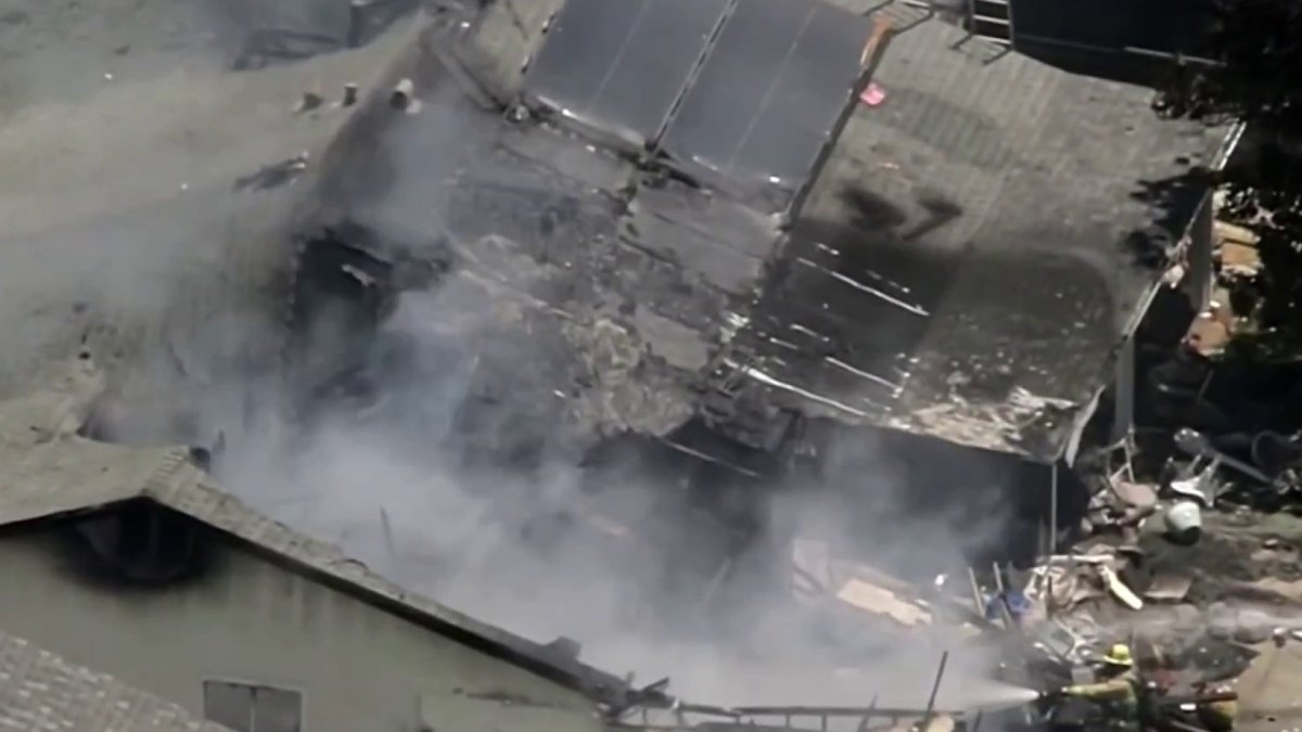 Investigan mortal explosión de una casa en Simi Valley – Telemundo 52