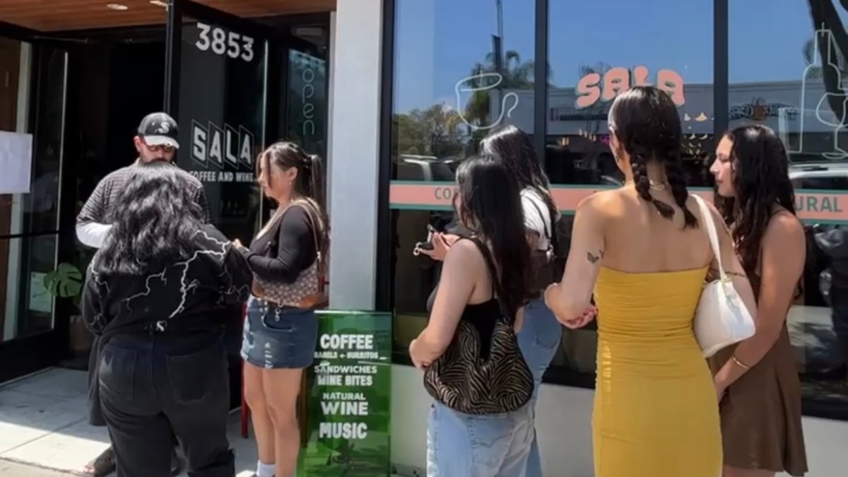 Cafetón: Reggaetón, café y apoyo a inmigrantes en Los Ángeles ...