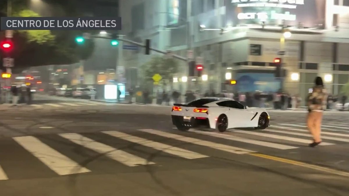 Video: toma ilegal de calles en el centro de Los Ángeles – Telemundo 52