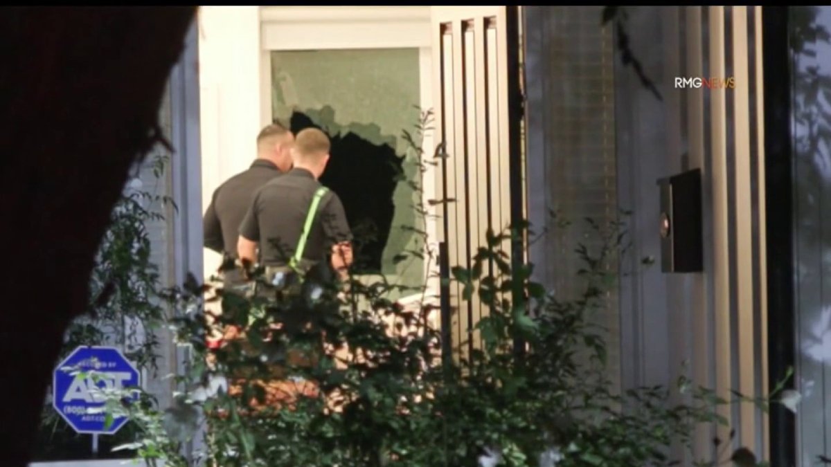 Intento de robo en casa de madre de Benny Blanco – Telemundo 52