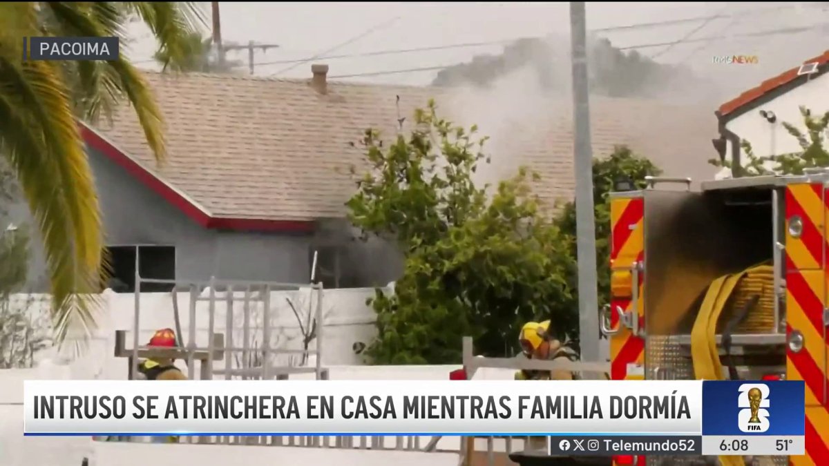 Intruso se atrinchera en una casa de Pacoima mientras una familia ...